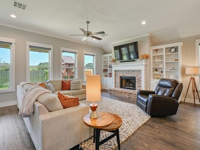 3906 Brownway Ct, College Station, TX 77845