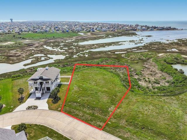 3906 Curlew Dr, Galveston, TX 77554