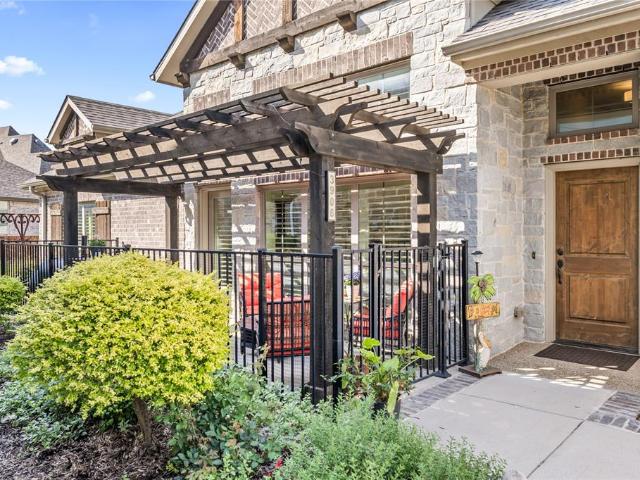 3906 Crested Eagle Way, Arlington, TX 76005 | MLS #21246 | Compass