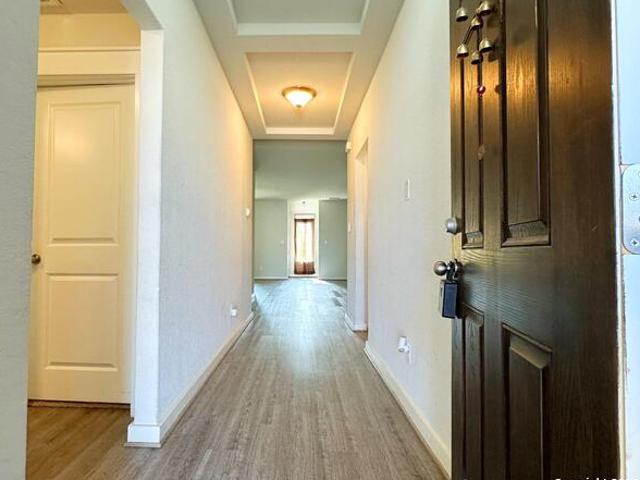 3906 Glenloch Way