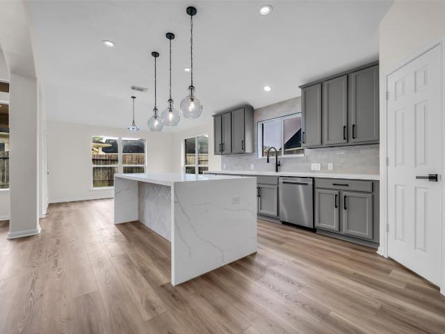 3906 Inglewood Circle