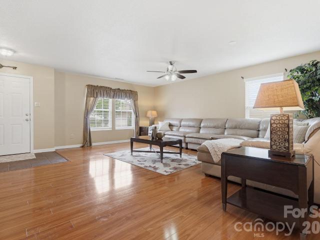 3906 Shasta Circle