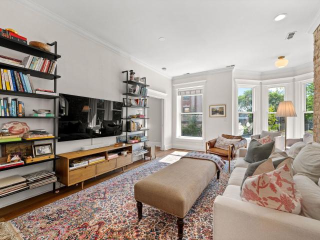 3907 N Damen Avenue # 2