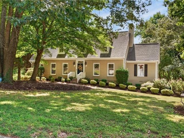3907 Buncombe Dr, Greensboro, NC 27407