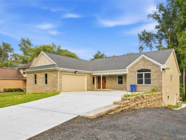 3907 Pontiac Lake Road