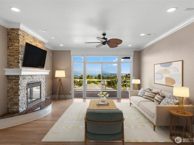 3907 Ridgetop