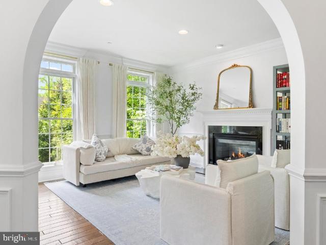 3907 Woodland Drive