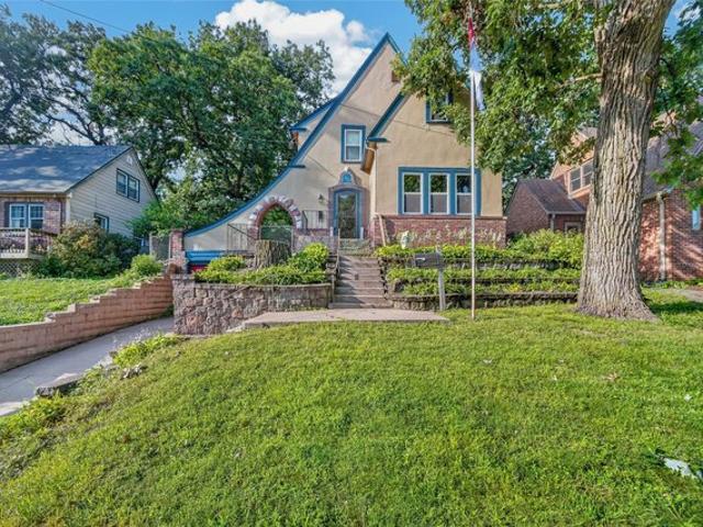 3908 Maquoketa Dr, Des Moines, IA 50311
