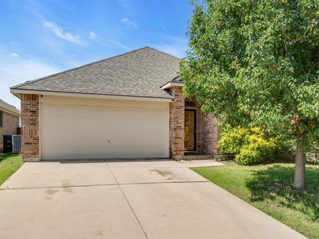 3908 Cloud Cover Rd, Fort Worth, TX 76262