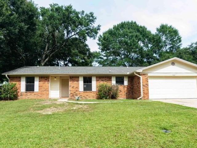 3908 Deerwood Cir, Pace, FL 32571