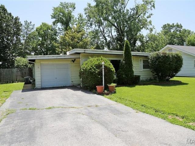 3908 Engler Ave, Saint Louis, MO 63114
