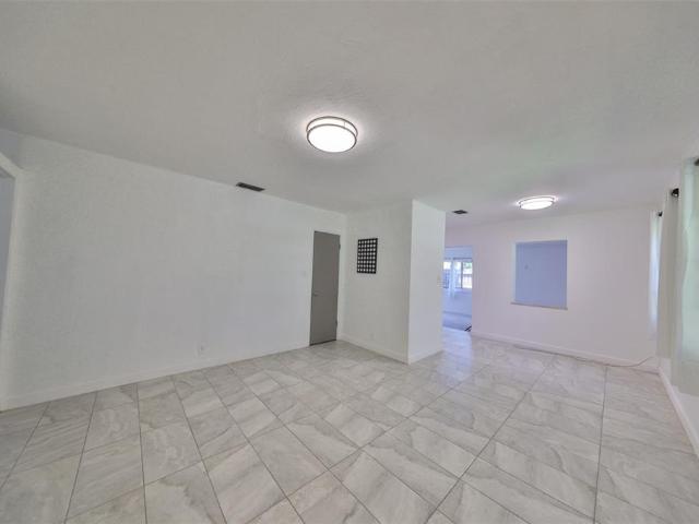 3908 W Wallace Ave, Tampa, FL 33616 | MLS #TB8486