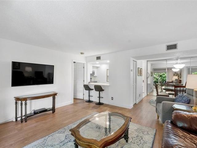 3909 N Ocean Blvd Apt 206, Fort Lauderdale, FL 33308