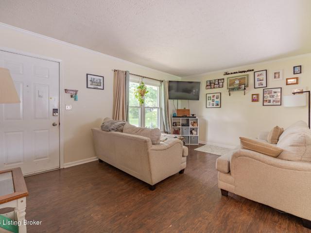 3909 Georgie Way
