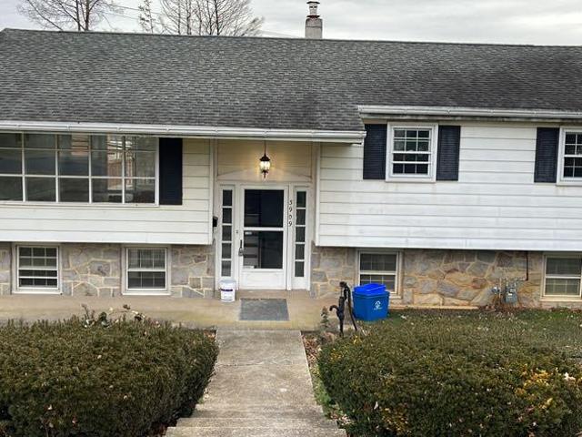 3909 Reiff Place