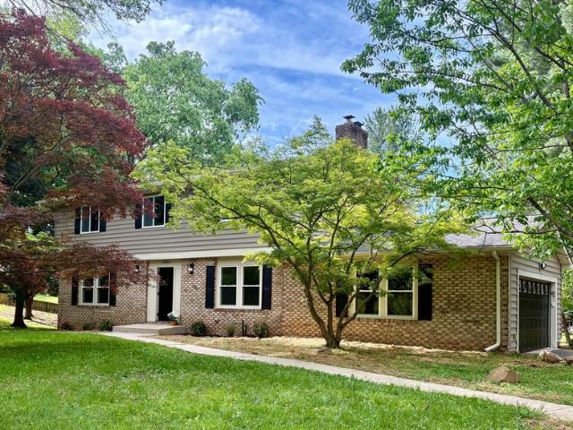 3909 Thoroughbred Lane