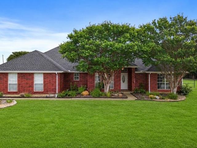 3909 Timbercrest Dr E, Burleson, TX 76028
