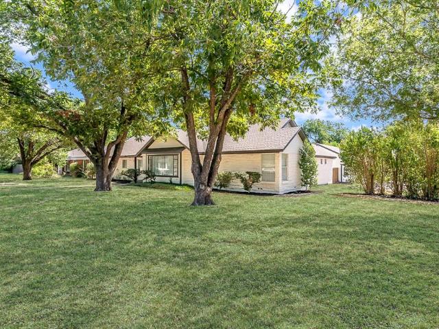 3909 Trail Lake Drive