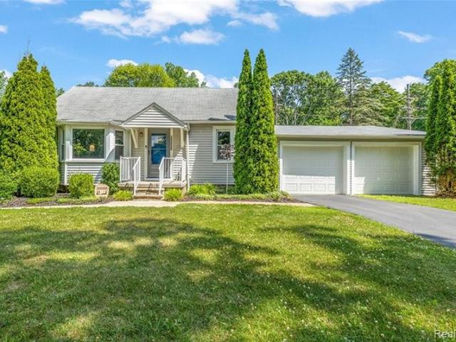39000 Wabash St, Romulus, MI 48174