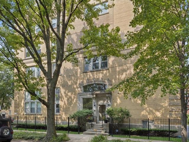 3900 N Claremont Ave Unit 205, Chicago, IL 60618