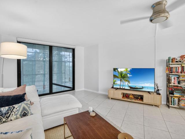 3900 N Hills Dr, Unit 306, Hollywood, FL 33021 | MLS #F10555 | Compass