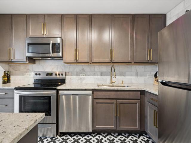3900 N Lake Shore Drive # 2B