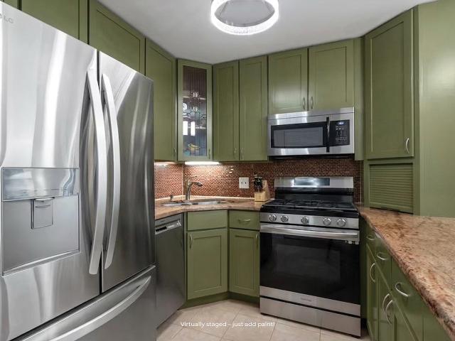 3900 N Pine Grove Avenue # 209