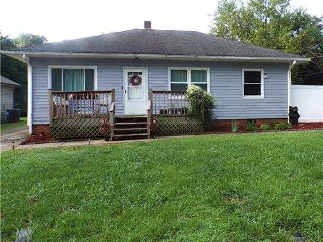 3900 Oak Grove Ave, Greensboro, NC 27405