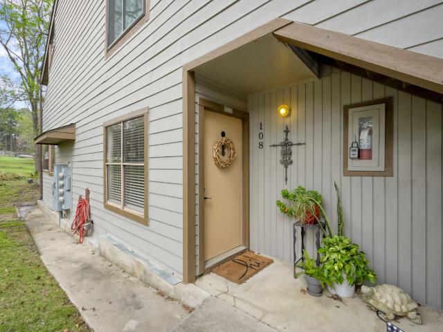 3900 Aspen Dr, Unit 108, Montgomery, TX 77356 | MLS #88432 | Compass