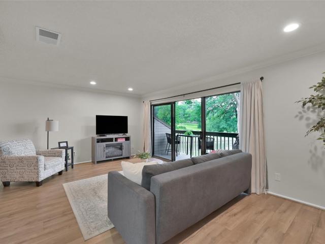 3900 Aspen 202A