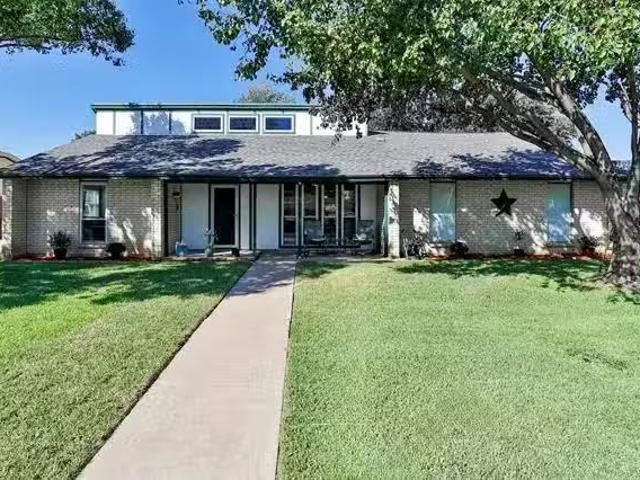 3900 BUCKHORN PL, FORT WORTH, TX 76137 Single Family Residence.