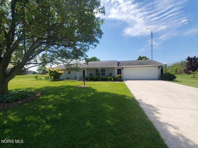 3900 Blue Bird Ct, Tiffin, OH 44883