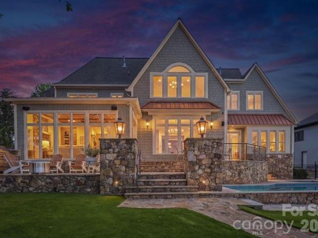3900 Channel Pointe Ln, Denver, NC 28037