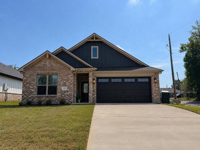 3900 French Dr, Longview, TX 75604