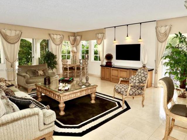 3900 Island Blvd #B308, Aventura, FL 33160