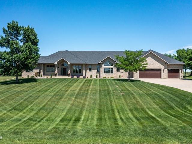 3900 Ridge Way, Bismarck, ND 58503