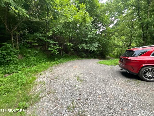 3900 Roberts Rd