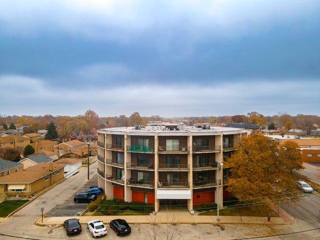 3900 W 95th St Apt 204, Evergreen Park, IL 60805