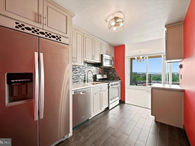 3900 00 Ford Rd Unit 15R, Philadelphia, PA 19131