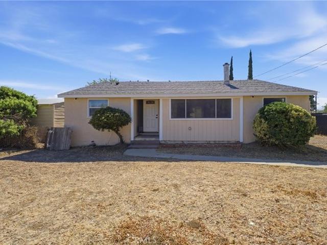 39018 8th St E, Palmdale, CA 93550