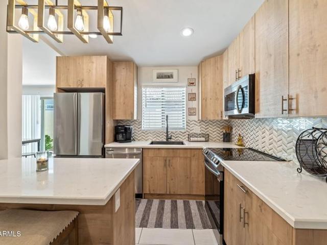 3901 N 19th St, Phoenix, AZ 85016