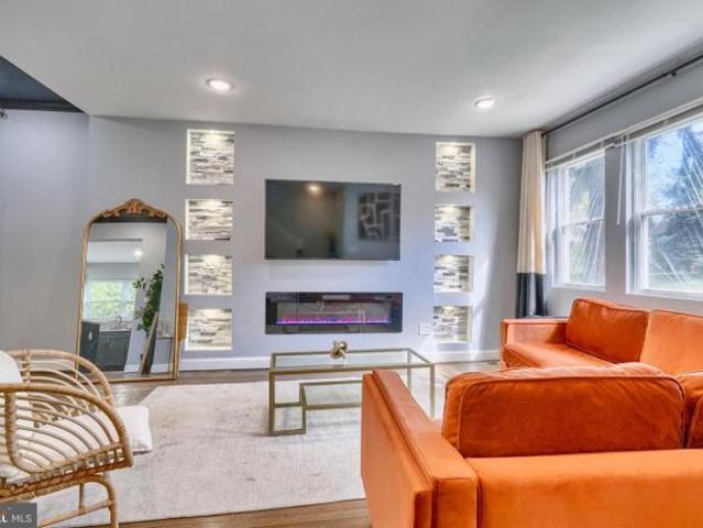 3901 Biddison Ln, Baltimore, MD 21206