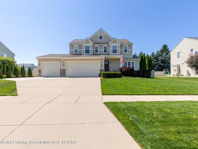 3901 Carnaby Dr, Lansing, MI 48906