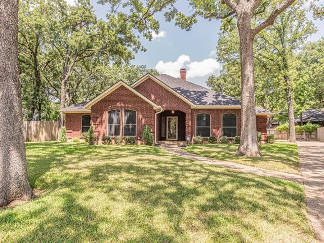 3901 Echo Hill Ct, Arlington, TX 76001