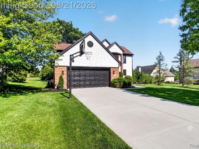 3901 Highlander Way