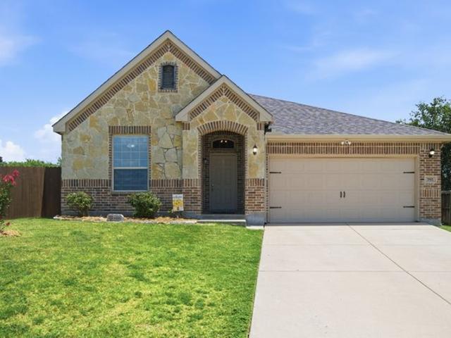3901 Kensington Dr, Sanger, TX 76266
