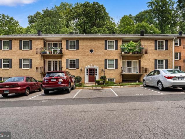 3901 Lyndhurst Drive # 201