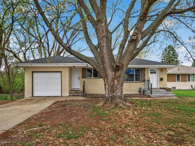 3901 Lake Drive Ave N, Robbinsdale, MN 55422