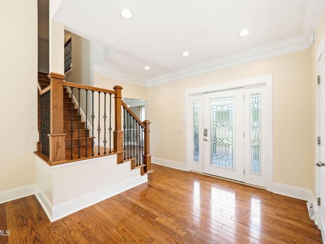 3901 Leaf Point