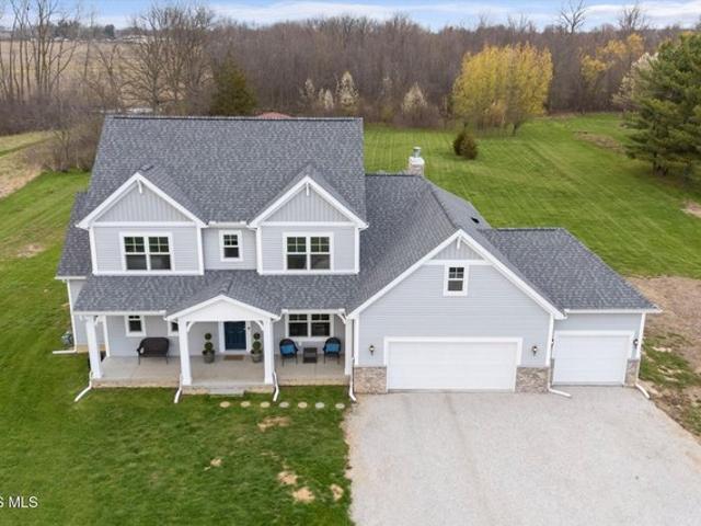 3901 Plumey Rd, Northwood, OH 43619